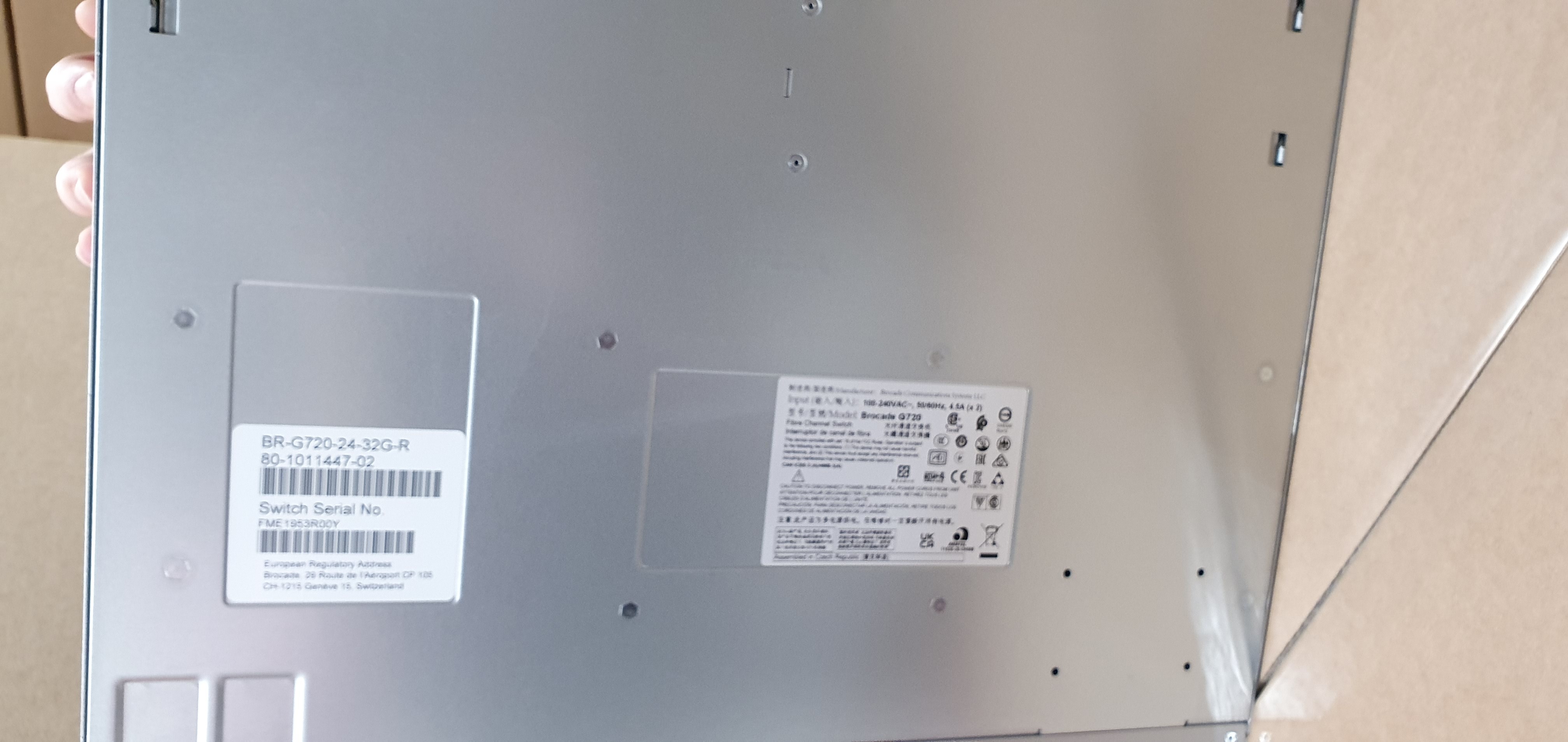 Broadcom Fc Brocade G720 Switch BR-G720-24-32G-R 24 Active Port CE SA KCC